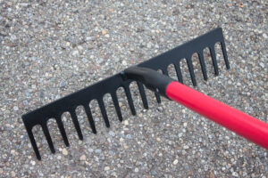 18" Stone Rake with Long Fiberglass Handle - Bully Tools, Inc.